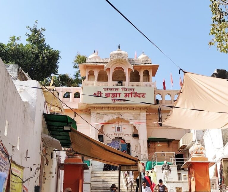 Brahma Temple / Mandir, Pushkar - History, Timing & Other Info - Kahajaun