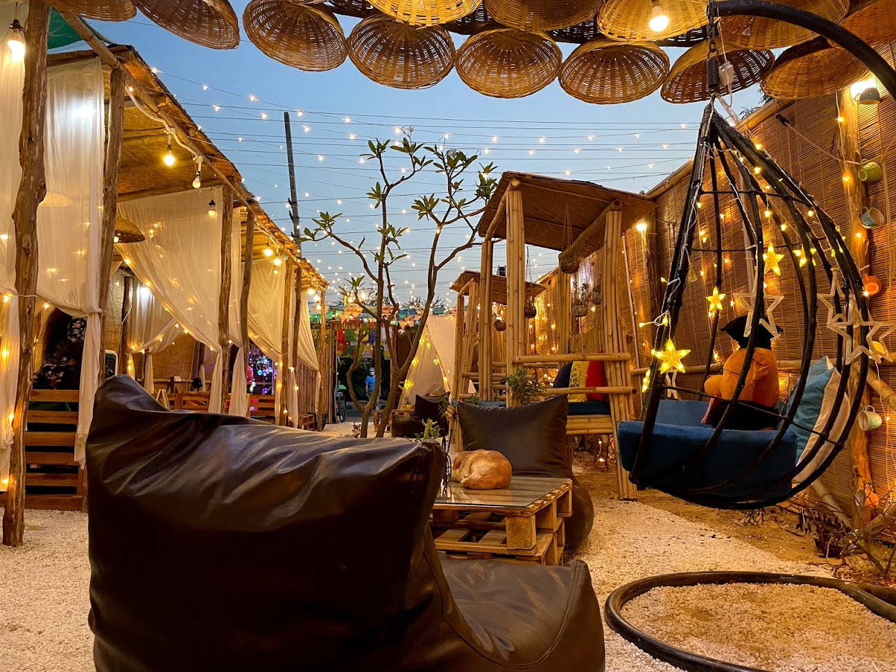 Coco N Chilli Cafe - Gwal Pahari, Gurgaon - Kahajaun